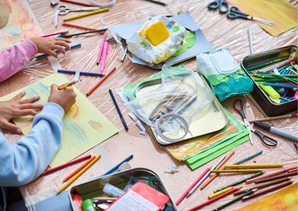 How to Keep Kids Entertained at a Wedding Reception | Activities For ...